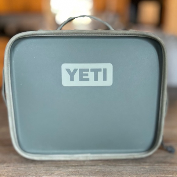 Yeti | Kitchen | Yeti Day Trip Lunch Box Camp Green | Poshmark